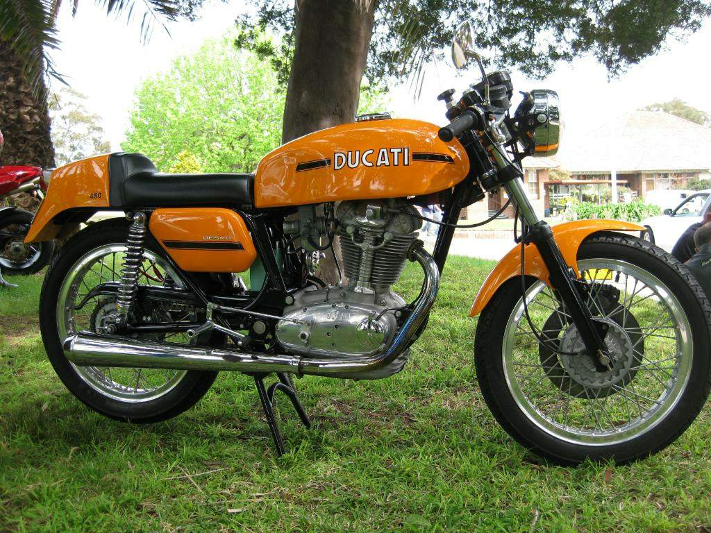 Ducati 450 Desmo